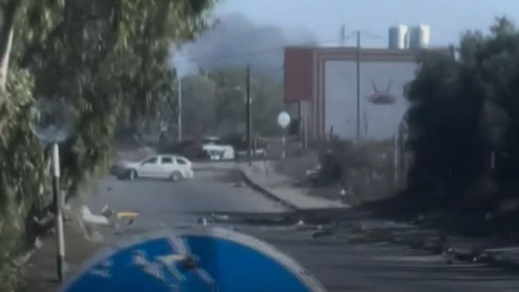 Israel-Hamas war: Footage from Gaza shows tank firing at car amid fears ...