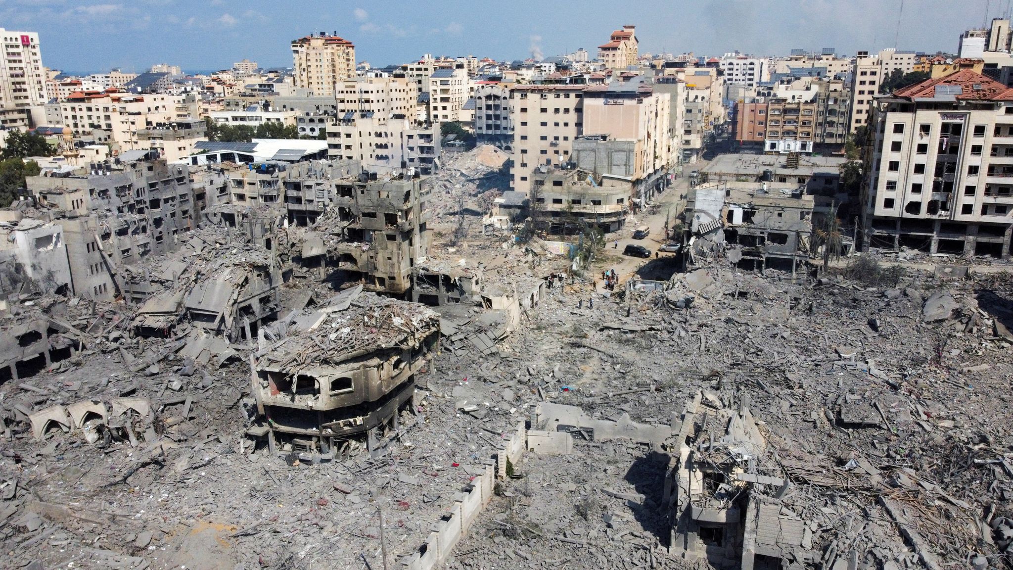 Israel-Hamas war: Gaza trauma hospital 'completely full-up' as impact ...