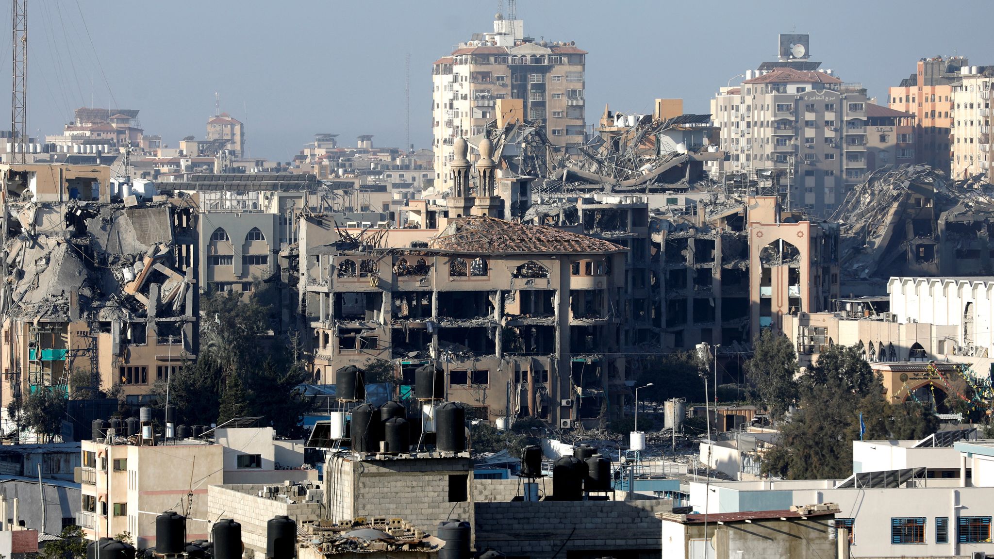 Gaza evacuation: Why getting people out in less than 24 hours is ...