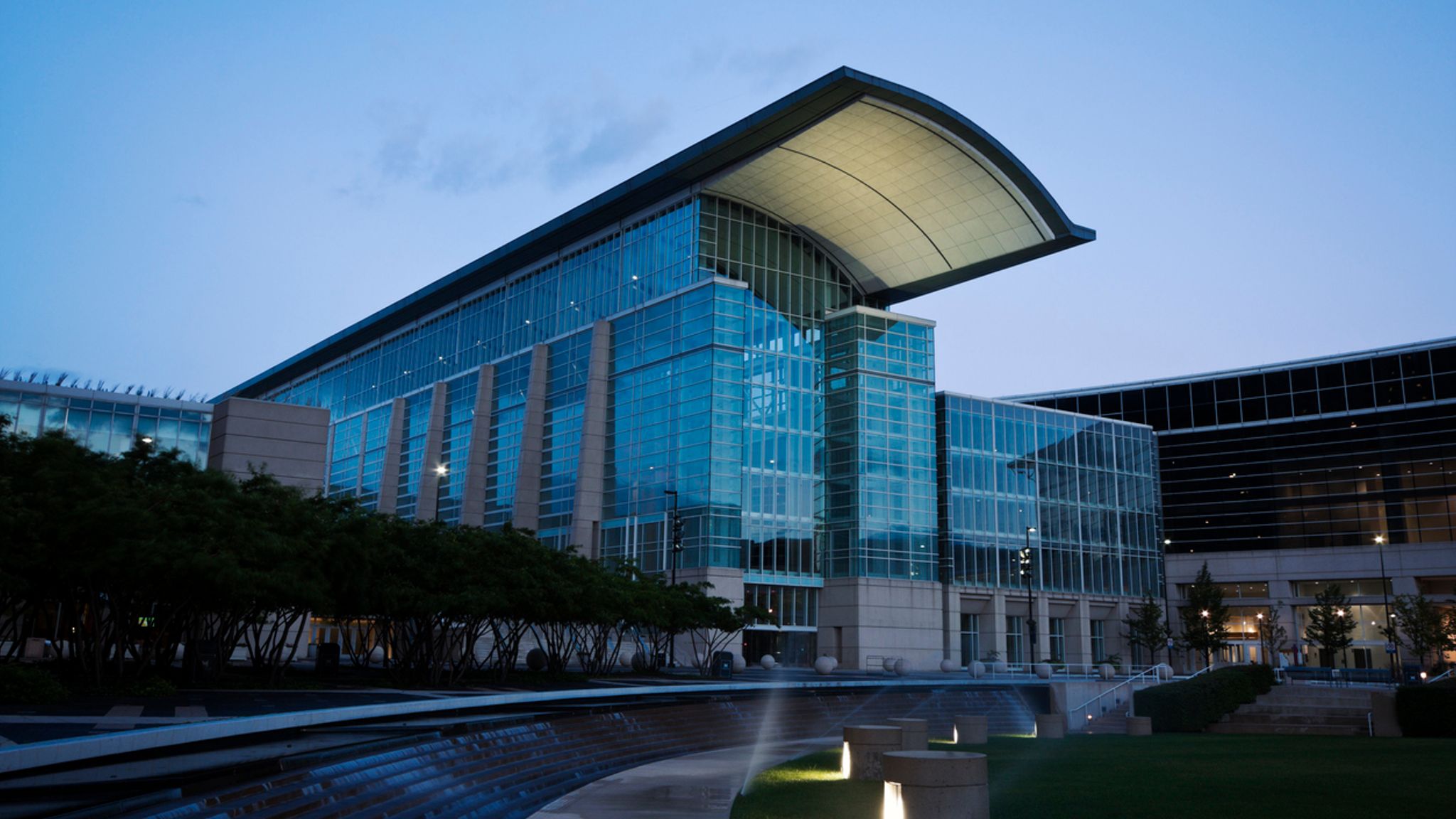 Chicago: 1,000 birds die in one night after smashing into conference ...