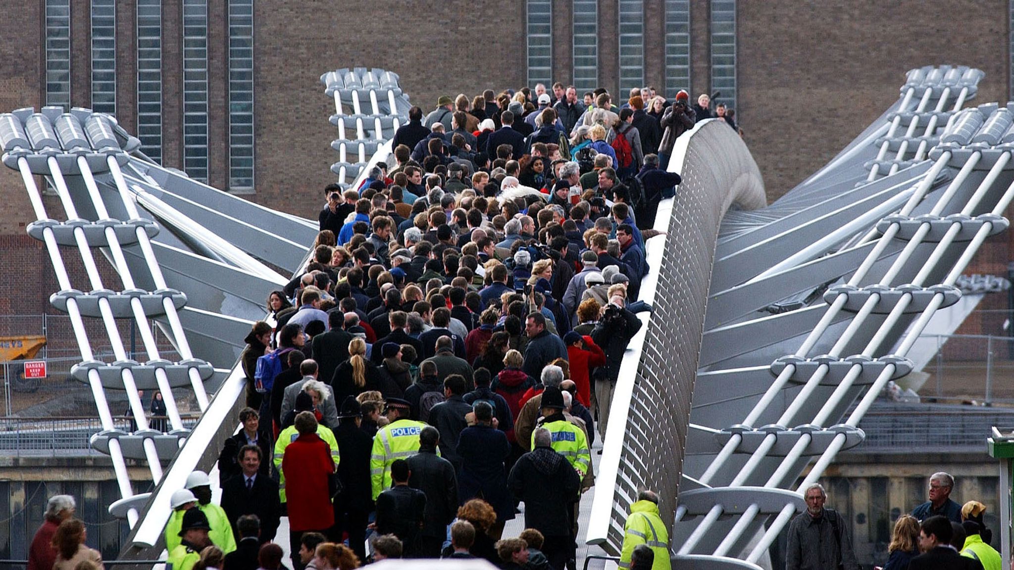 London's Millennium Bridge to close temporarily for urgent maintenance ...
