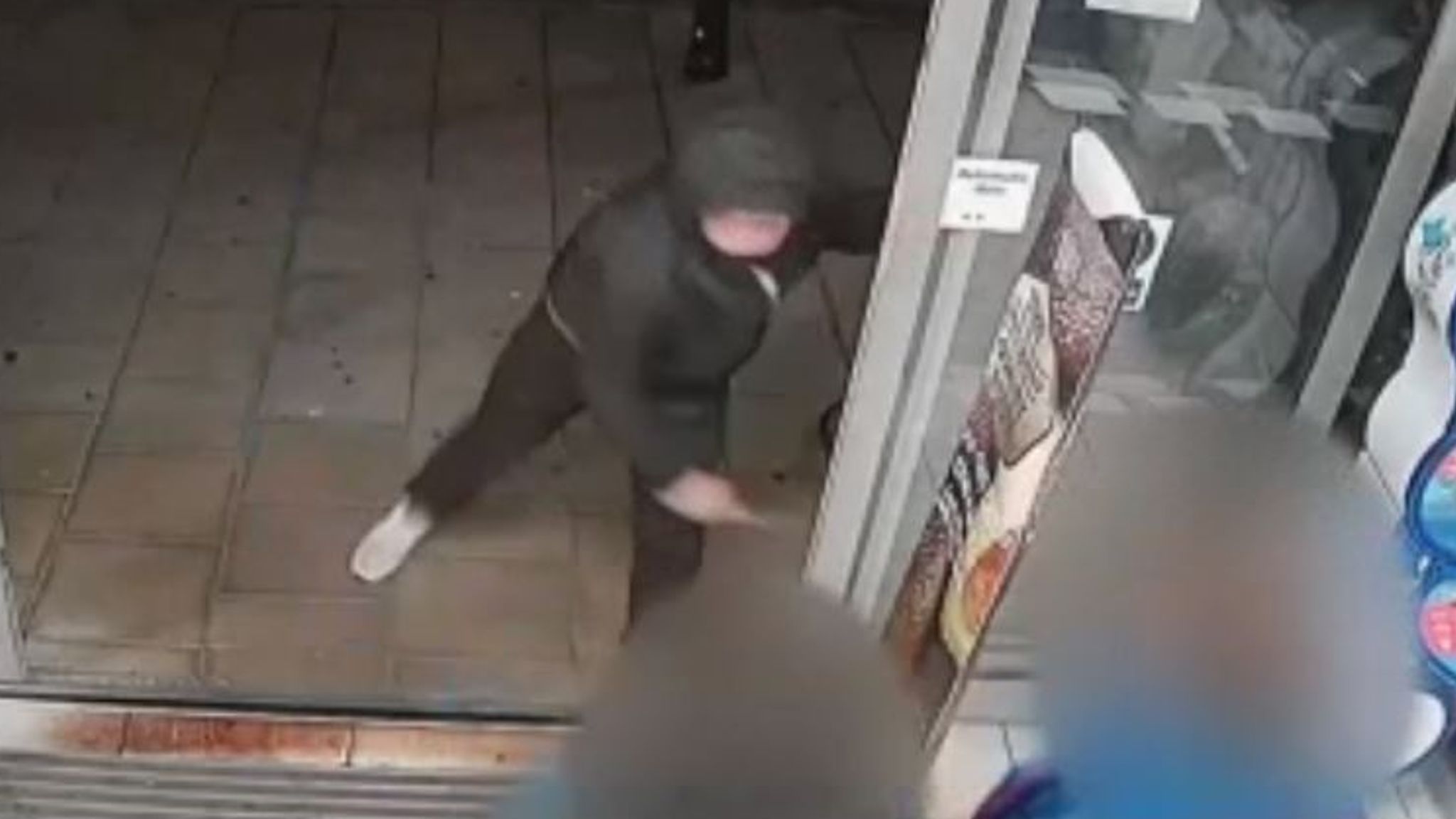 Shop workers facing unacceptable violence and abuse, say retail chiefs ...