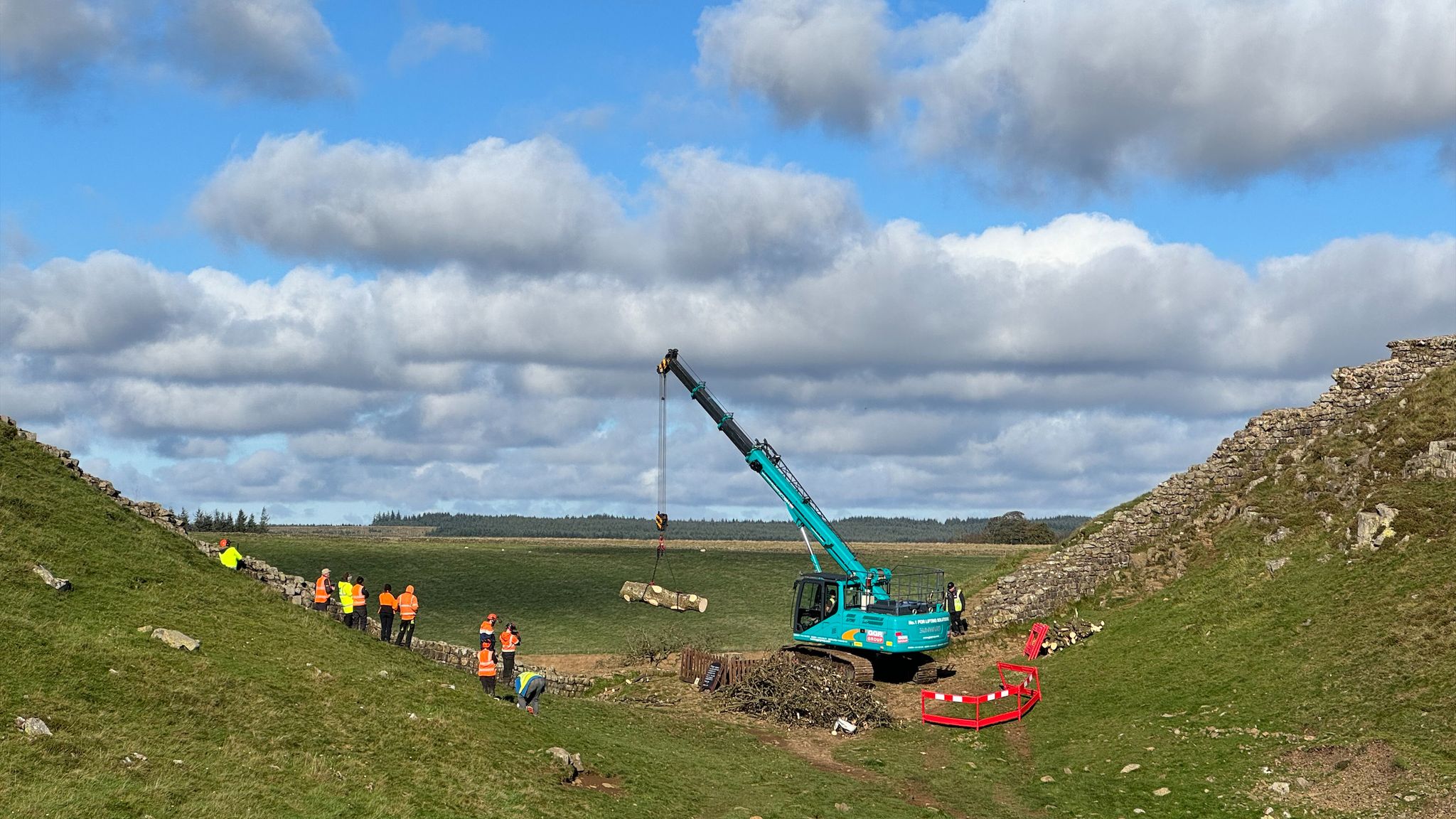 World-famous Sycamore Gap tree is cut up and removed in pieces from ...
