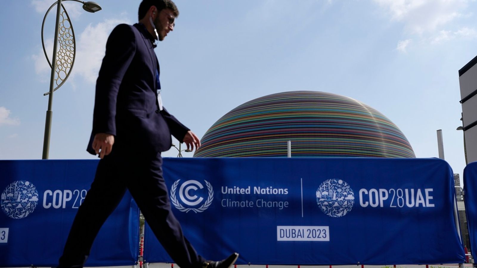 'Unprecedented' 2,400 fuel lobbyists at COP28 in Dubai, claim ...