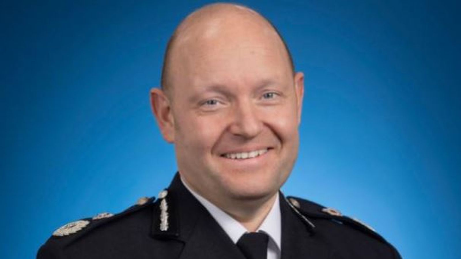 Senior police officer calls for backup over fears cab driver would rob ...