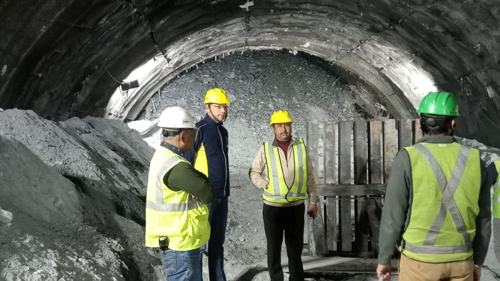 India tunnel collapse: Rescue operation under way to save 40 trapped ...