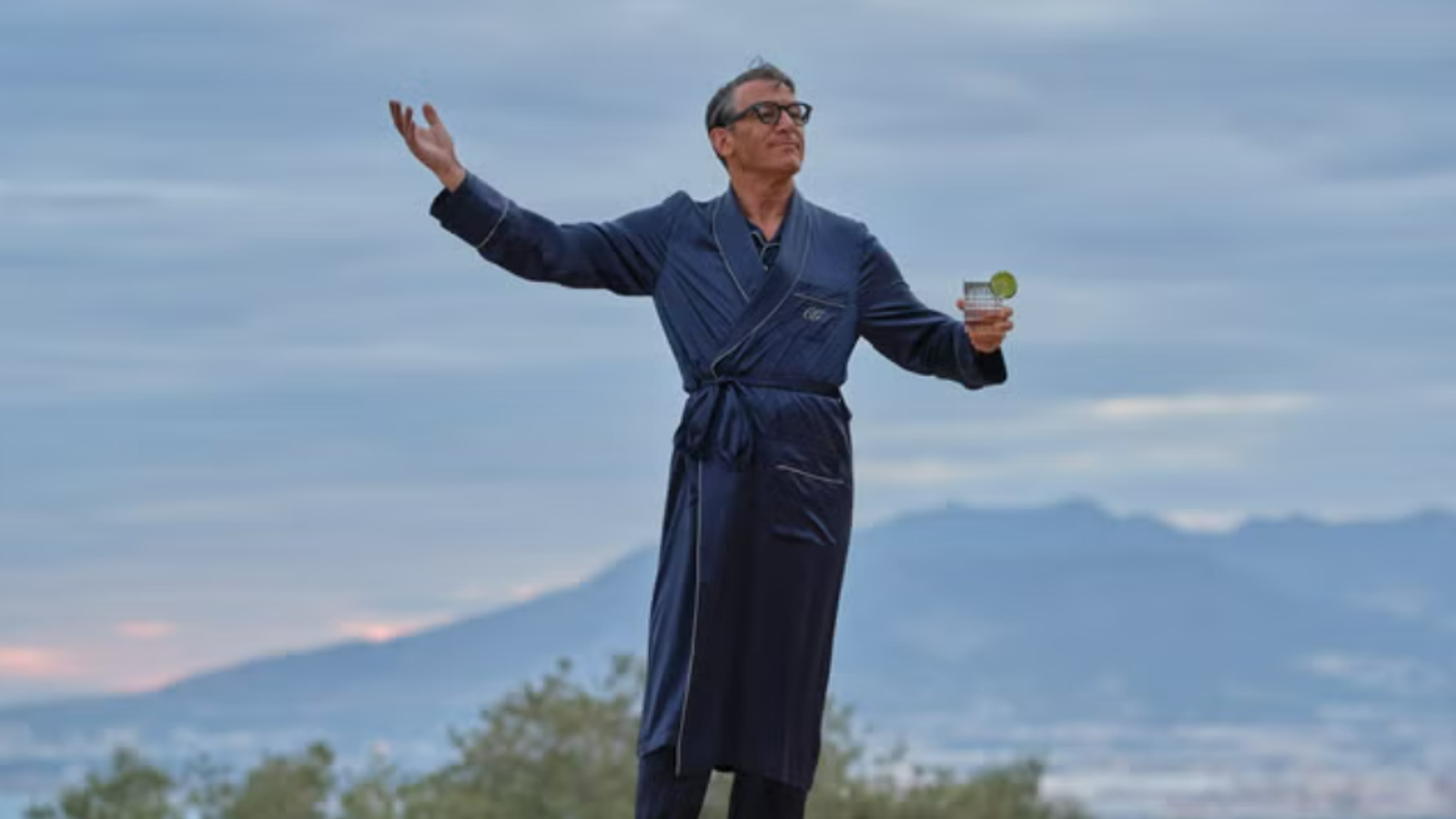 Jason Isaacs on how he transformed into actor Cary Grant for new series ...