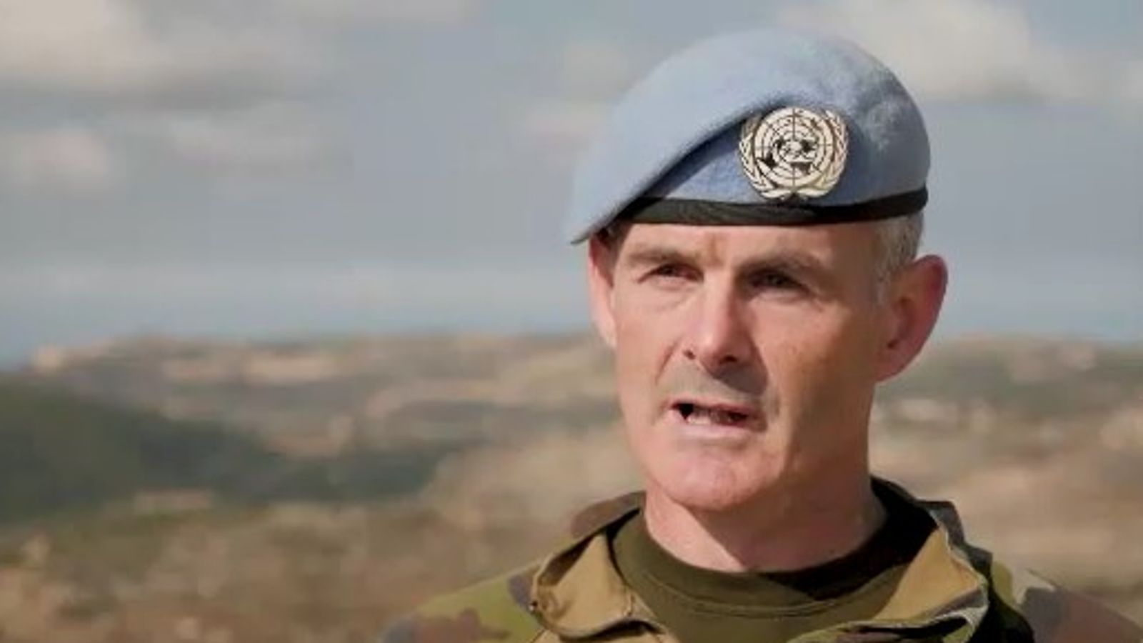 The Irish soldiers trying to prevent 'all out war' on the border of ...