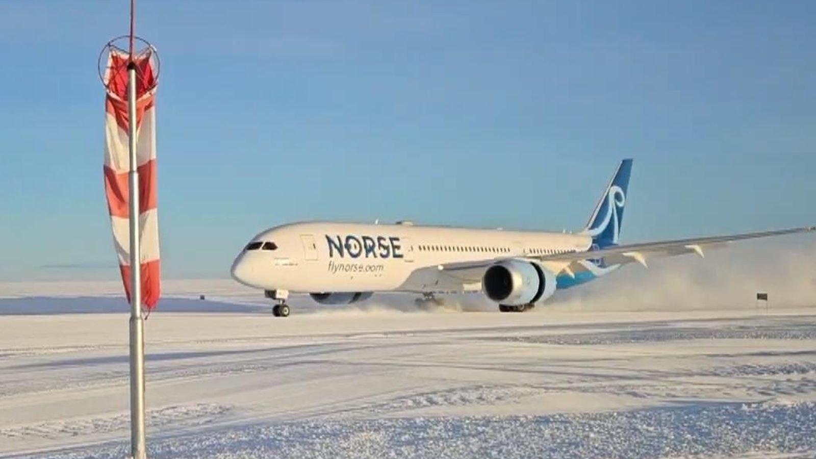 The Norwegian Polar Institute posts video of 'historic' moment large ...