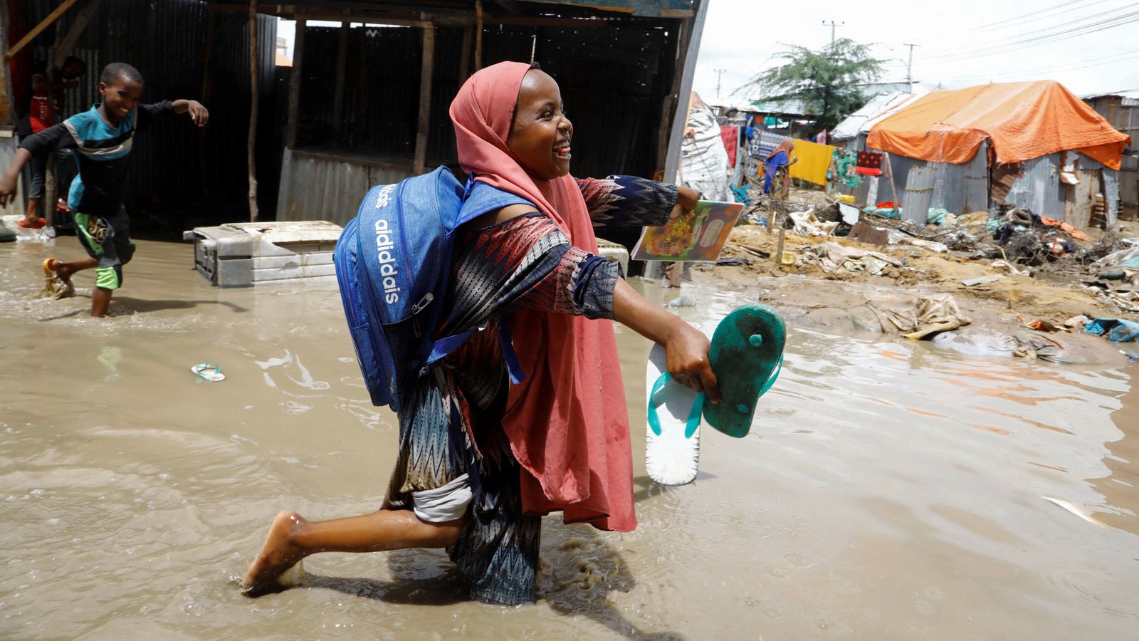 Somalia floods: Dozens dead and thousands displaced after 'worst floods ...