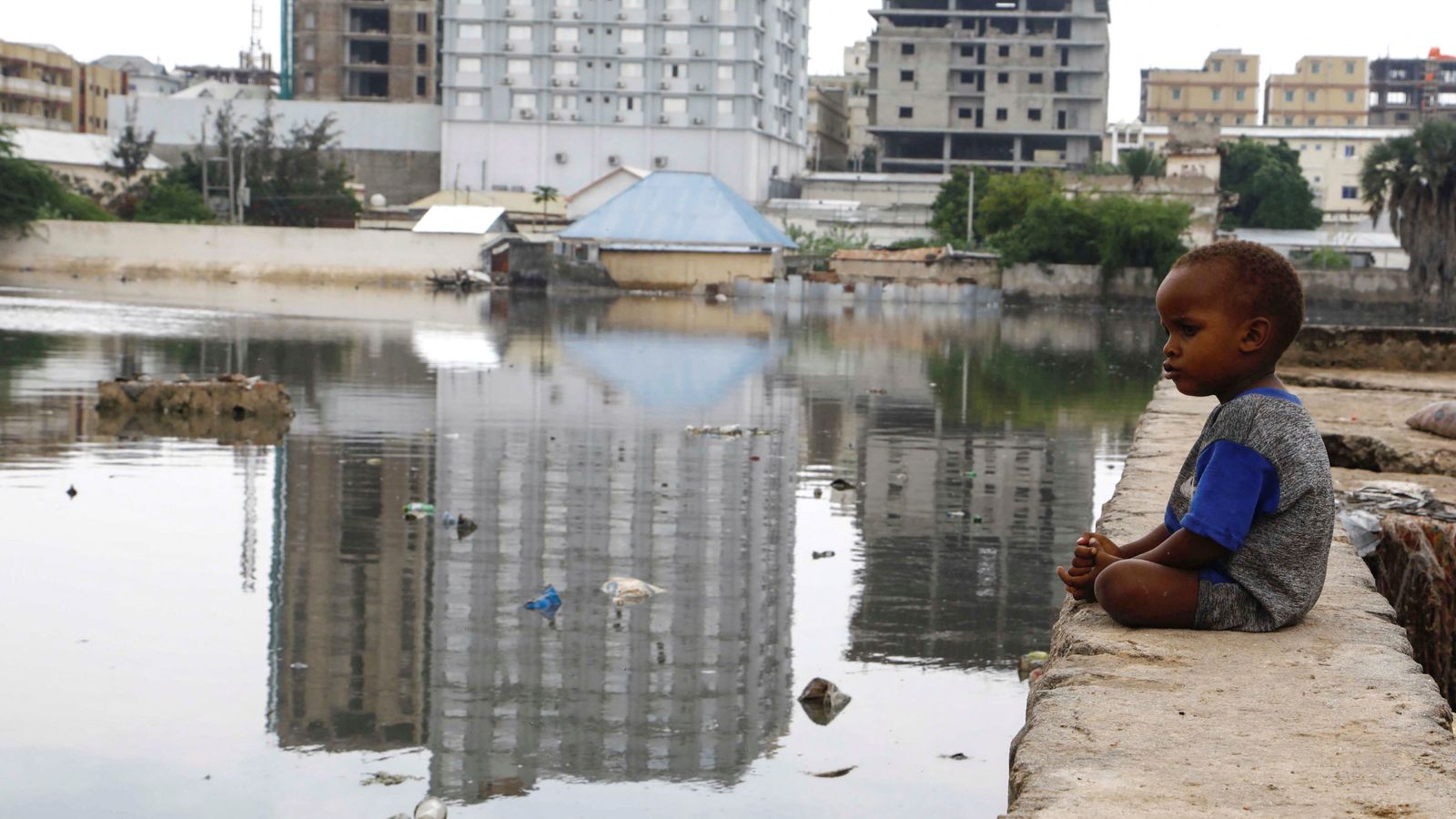 Somalia floods: Dozens dead and thousands displaced after 'worst floods ...
