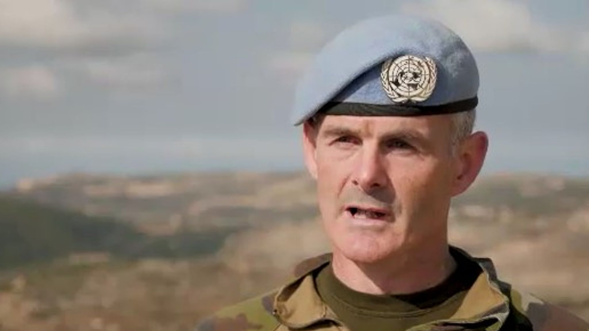 The Irish soldiers trying to prevent 'all out war' on the border of ...