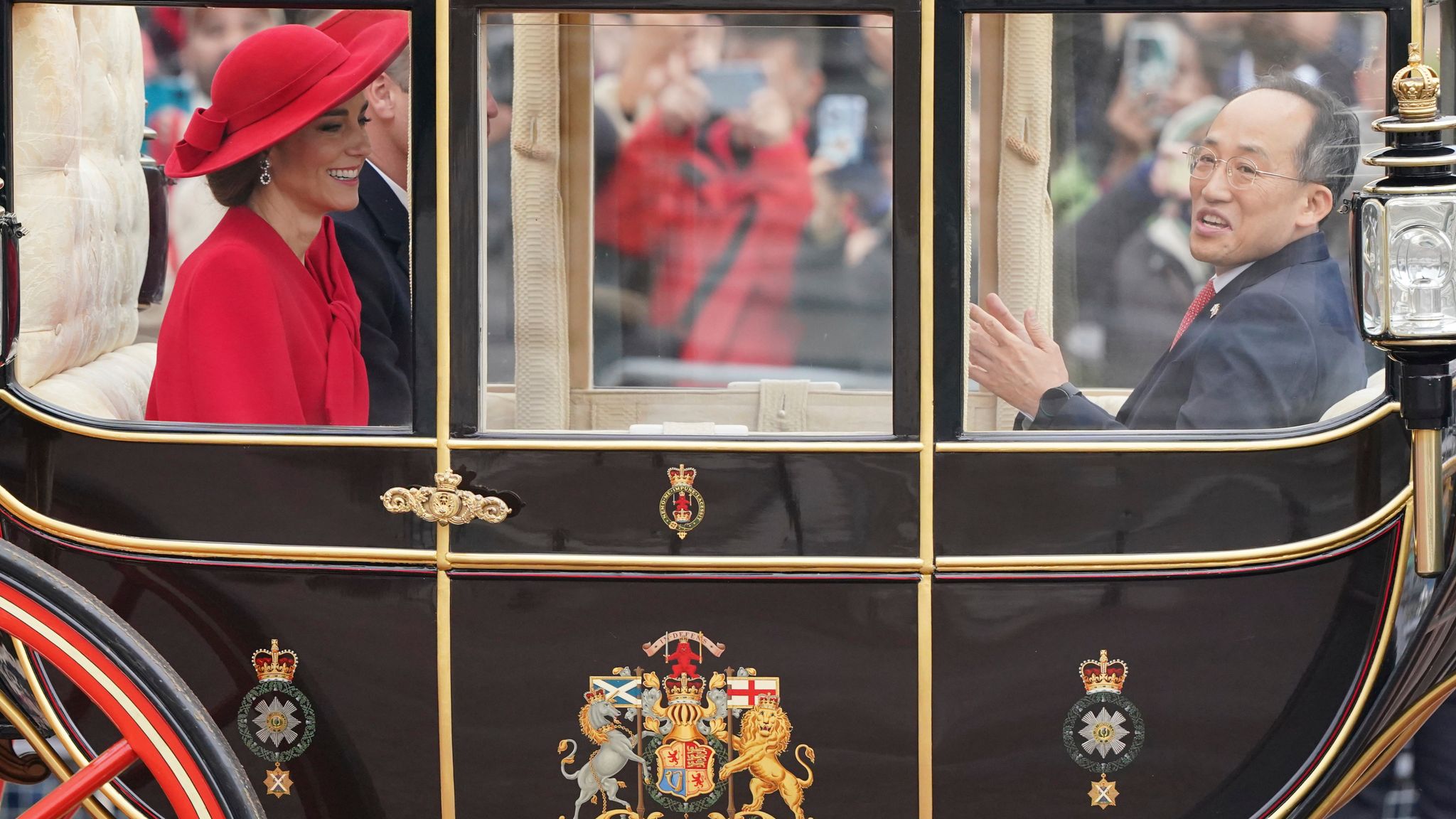 King and Queen roll out red carpet for South Korean president ahead of ...