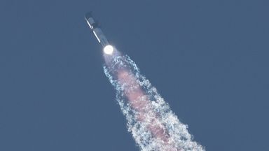 SpaceX loses contact with Starship mega rocket after explosions during ...