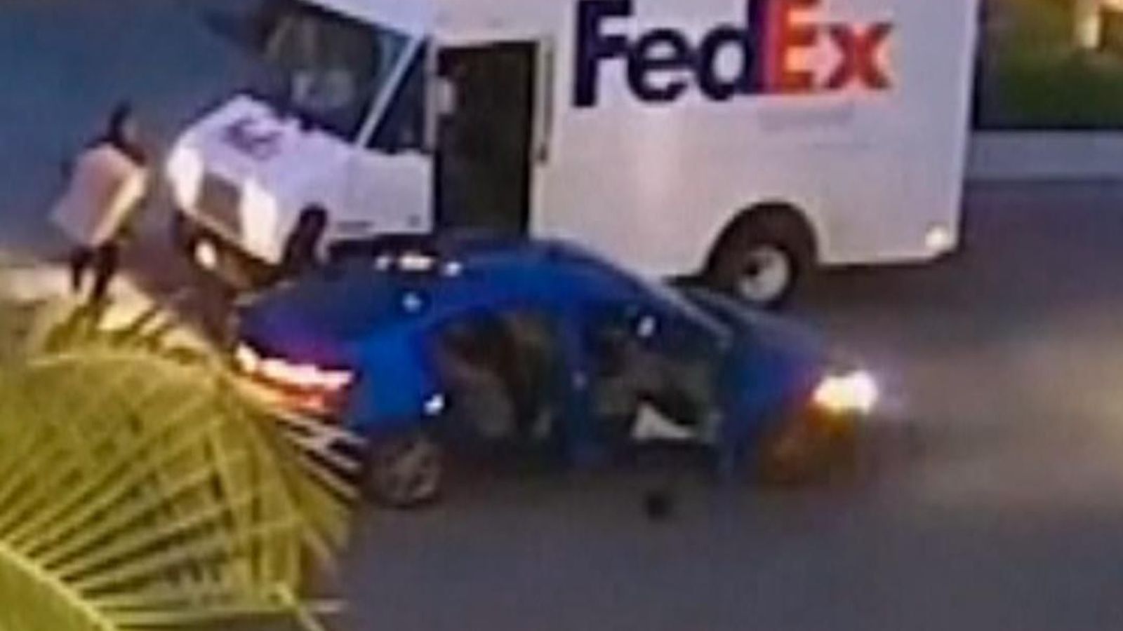 CCTV: Delivery van robbed by several suspects and driver threatened in ...