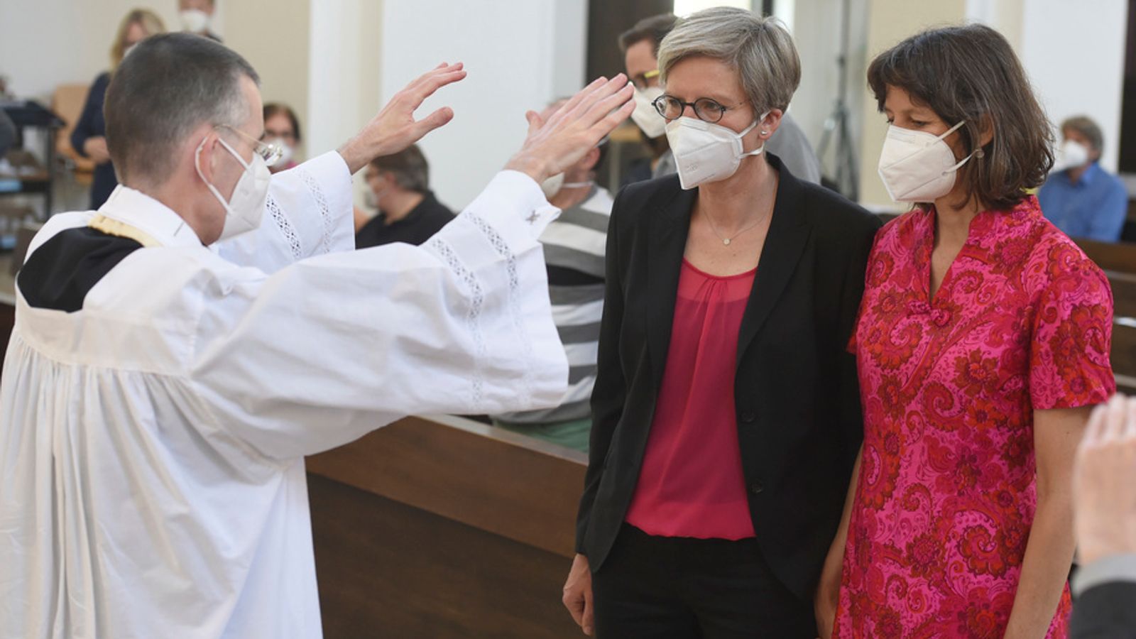 Pope Francis Formally Approves Allowing Priests To Bless Same Sex