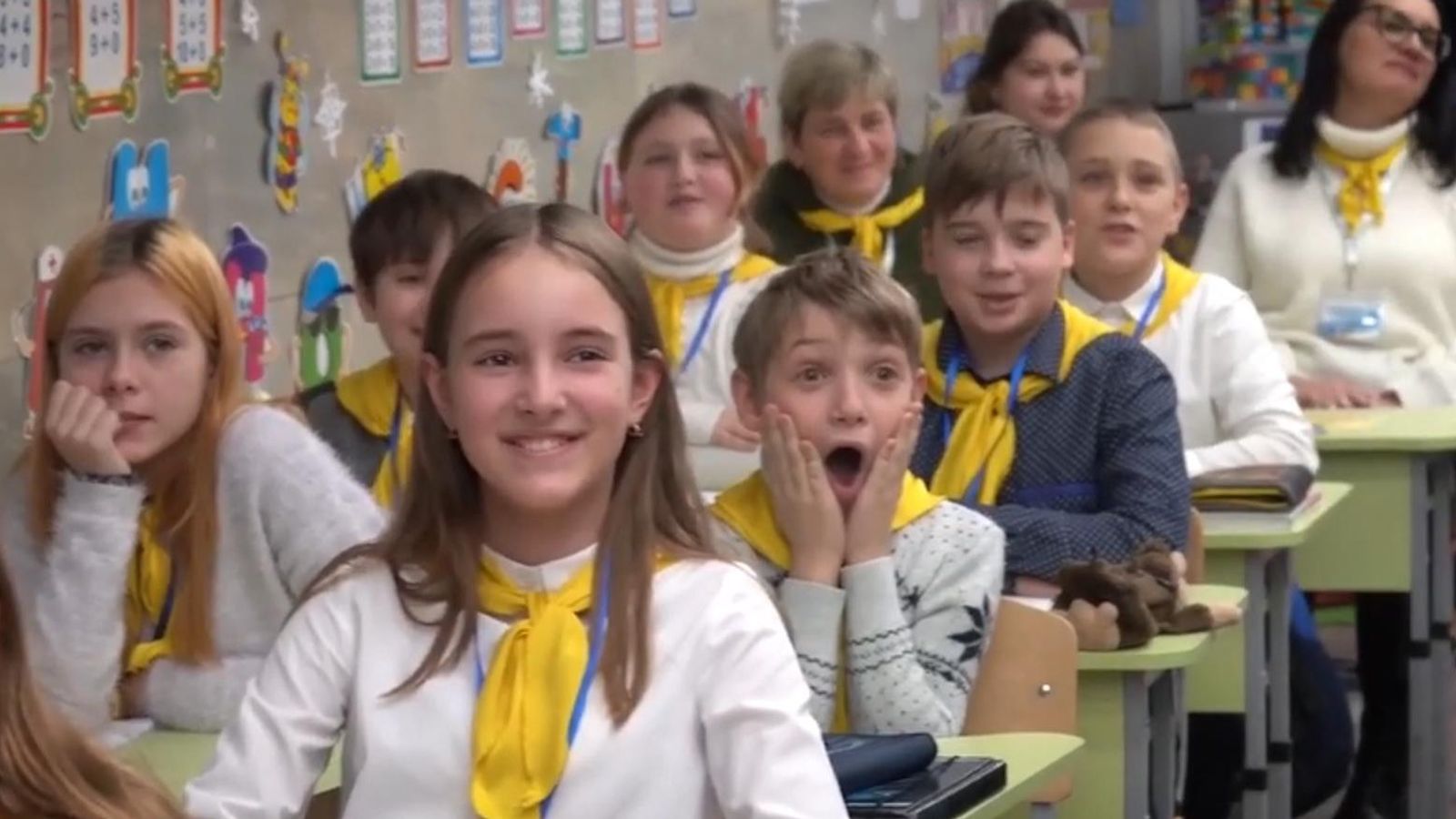 President Zelenskyy surprises Ukrainian pupils with visit to ...