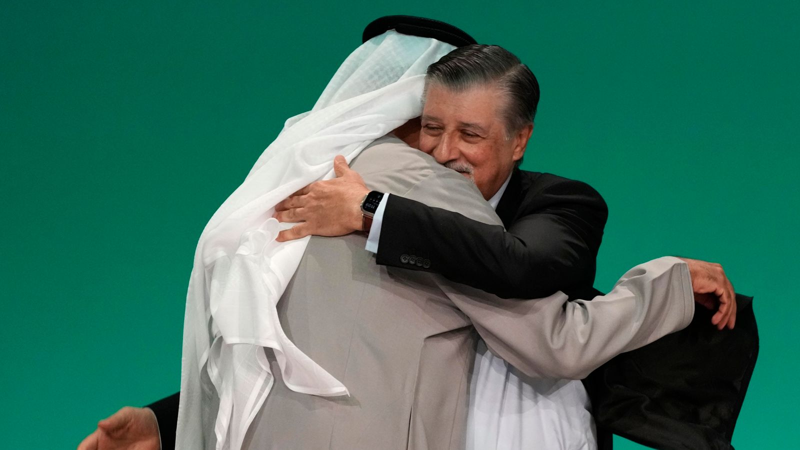 COP28 agreement - latest: Standing ovation after 'world first ...