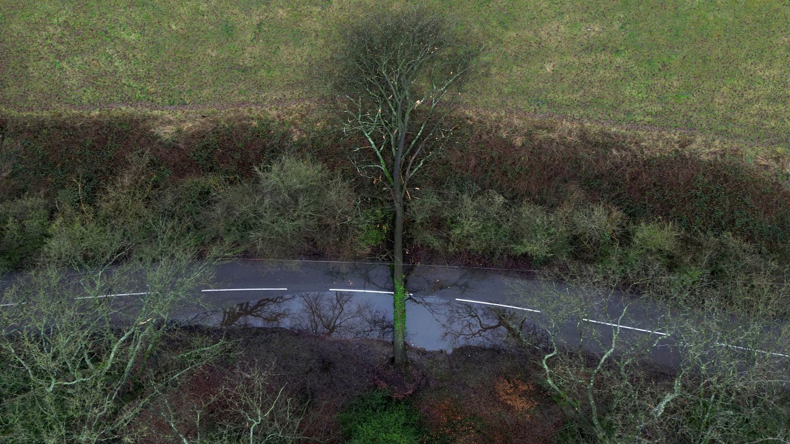 Storm Gerrit: Hundreds lose power and further travel disruption ...