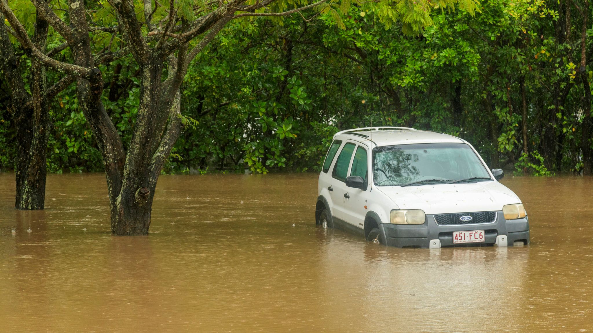 More than 300 evacuated after flooding hits towns along Australia's ...