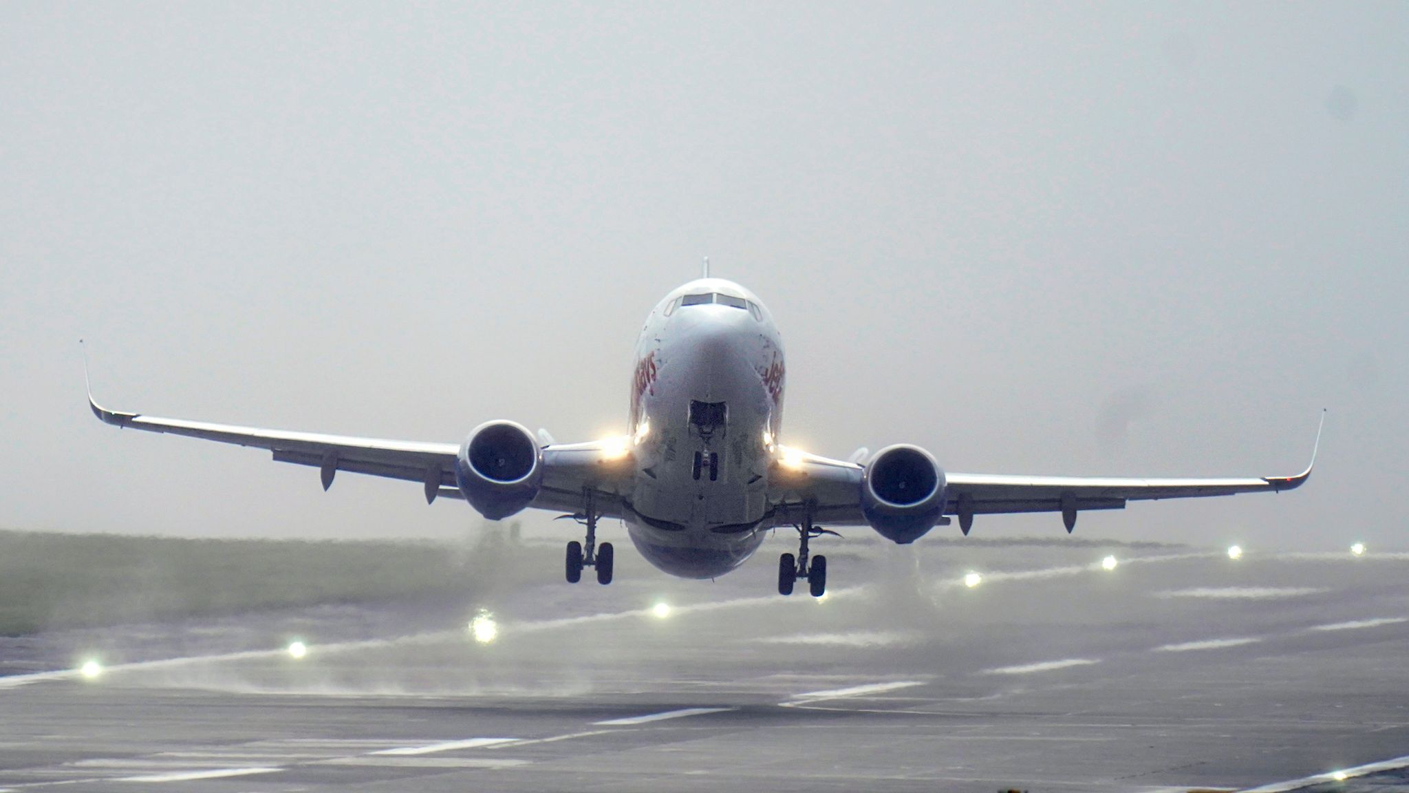 UK weather: Storm Pia warning forces schools to shut and 'do not travel ...