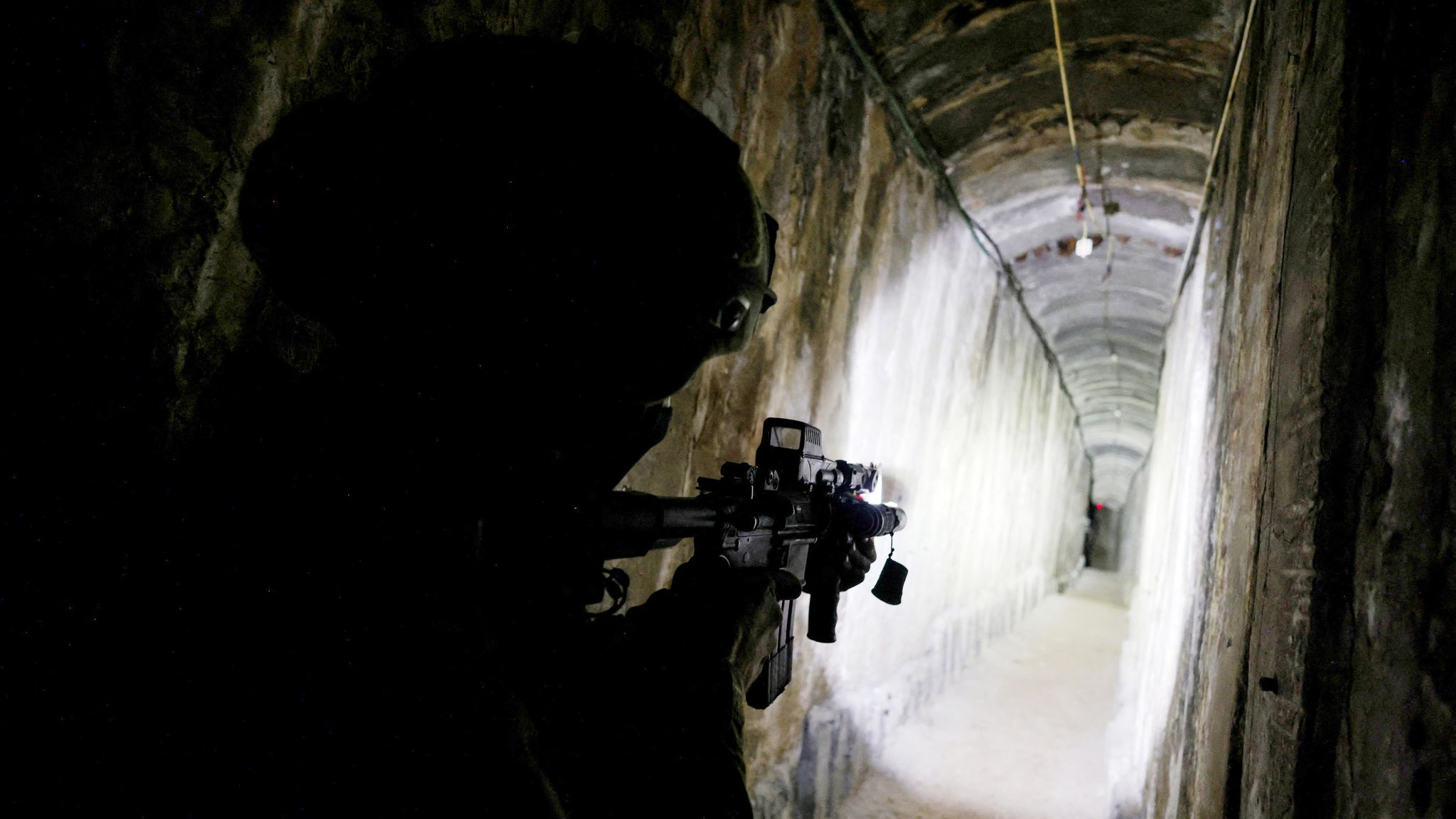 Hamas's tunnels are bigger in scale than the Tube in London - what can ...