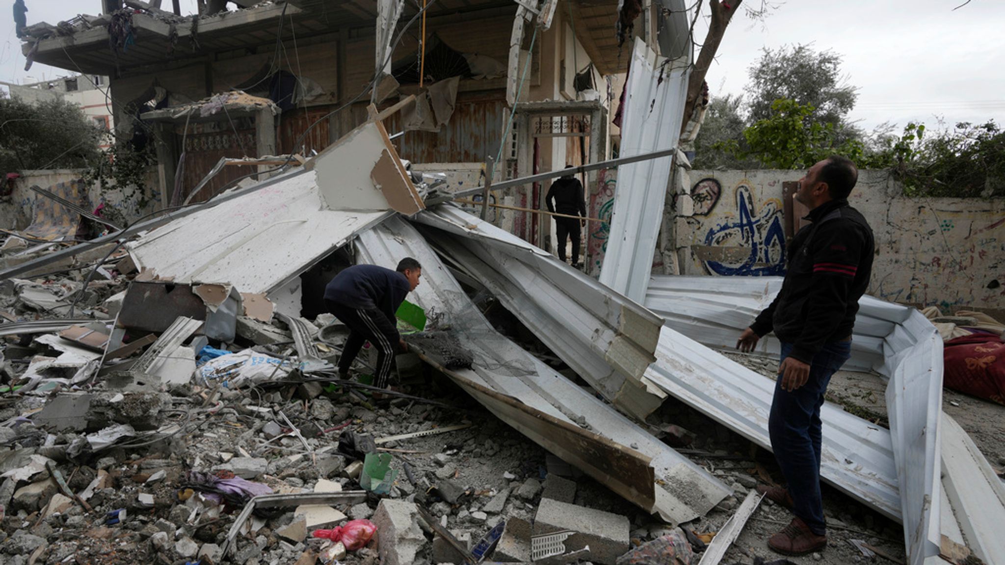 15 Israeli soldiers killed in Gaza as ground operation continues ...