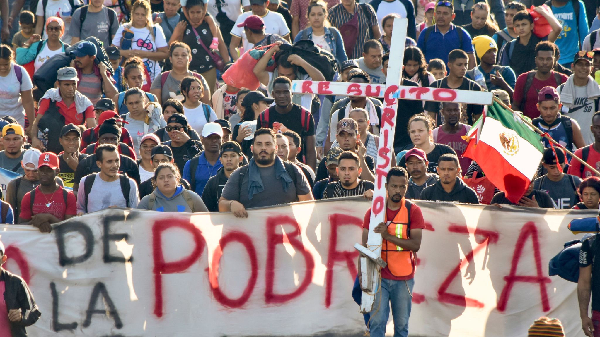 Thousands of migrants heading to US ahead of talks over Mexico border ...