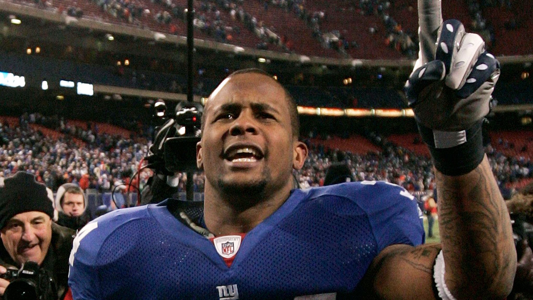 Derrick Ward: Former Super Bowl winner arrested on suspicion of ...