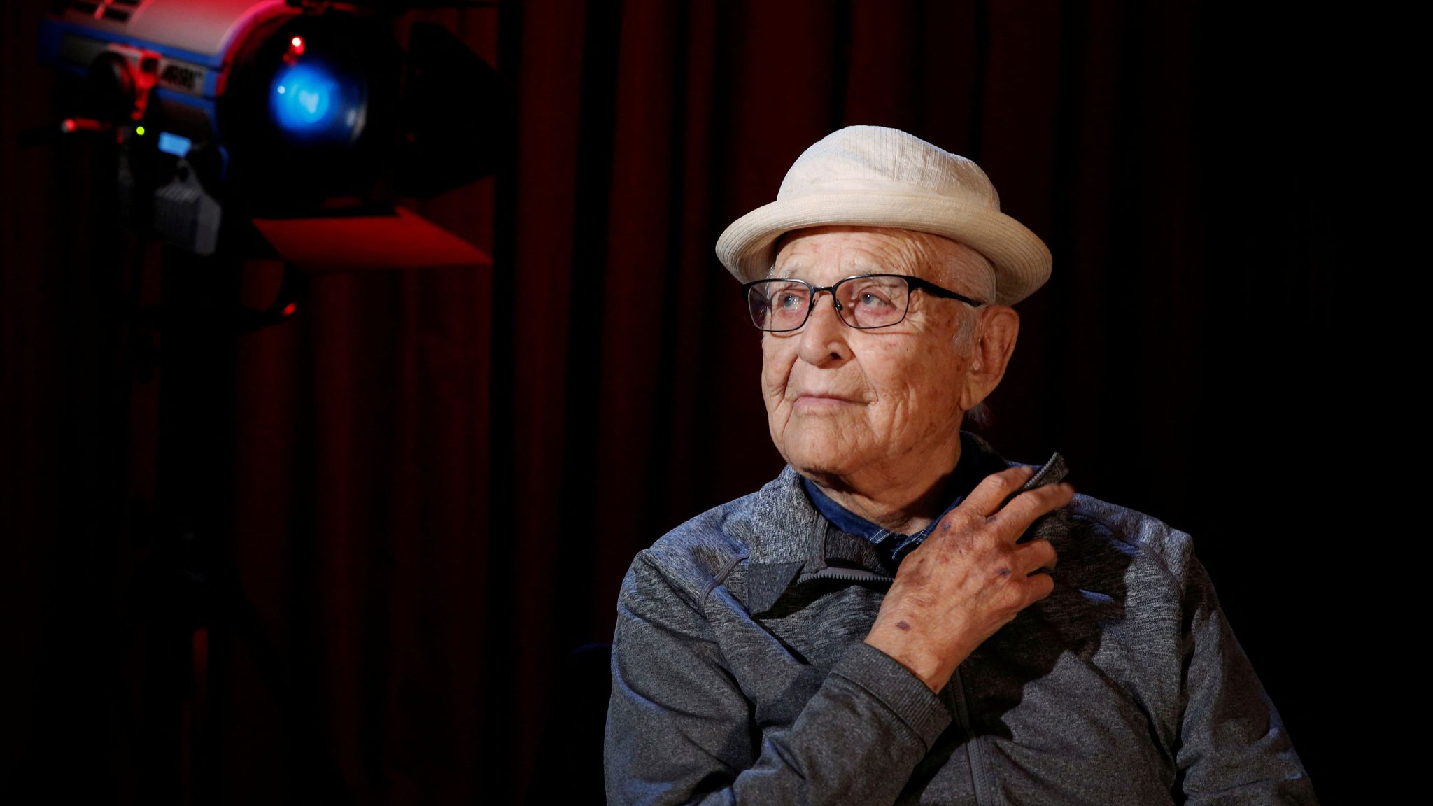 Norman Lear, titan of US prime-time television, dies | Ents & Arts News | Sky News