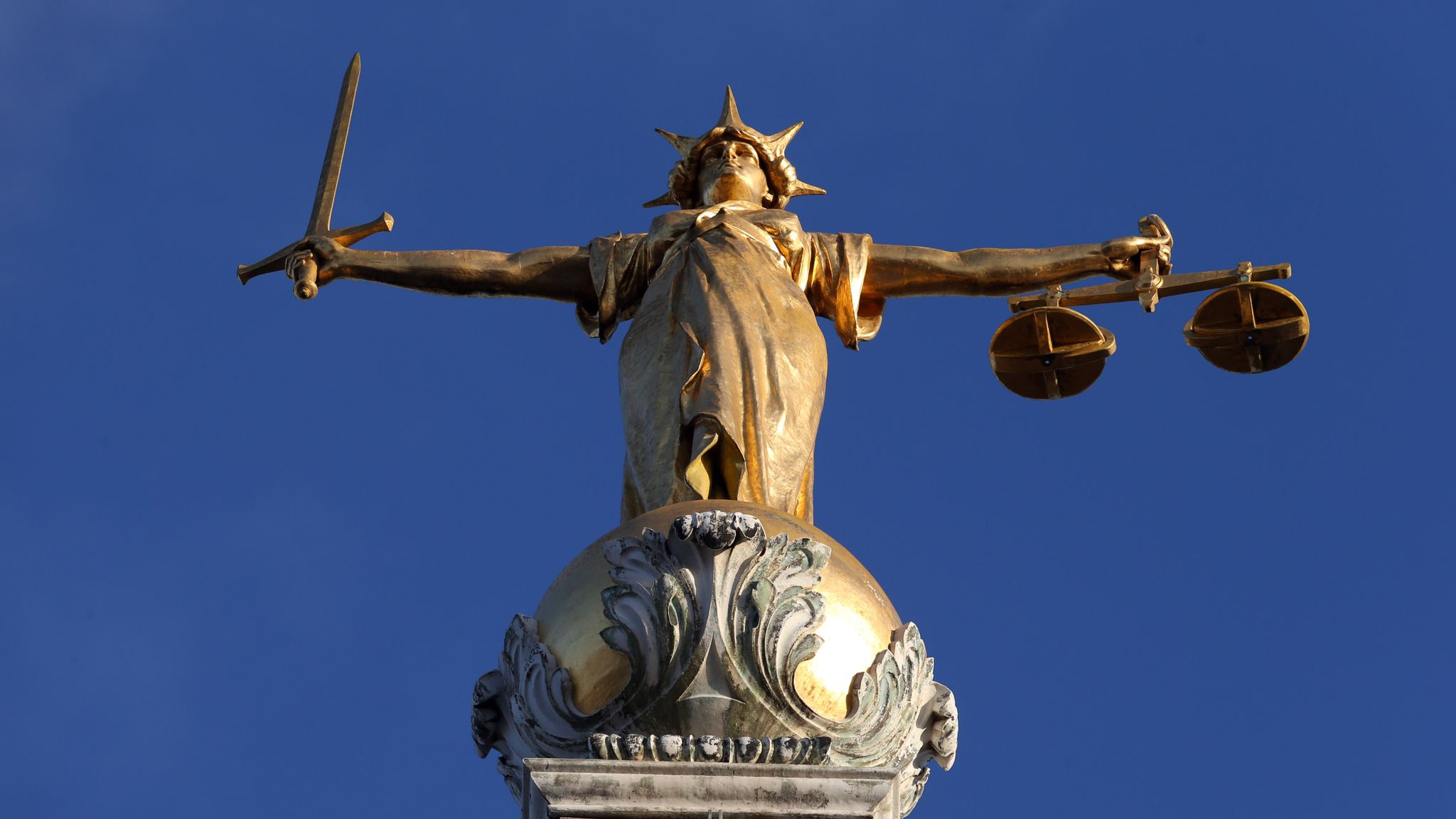 Old Bailey evacuated after fire alert | UK News | Sky News