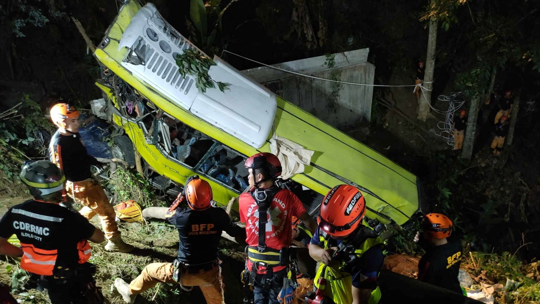 Bus plunges into a ravine killing 16 in the Philippines | World News ...