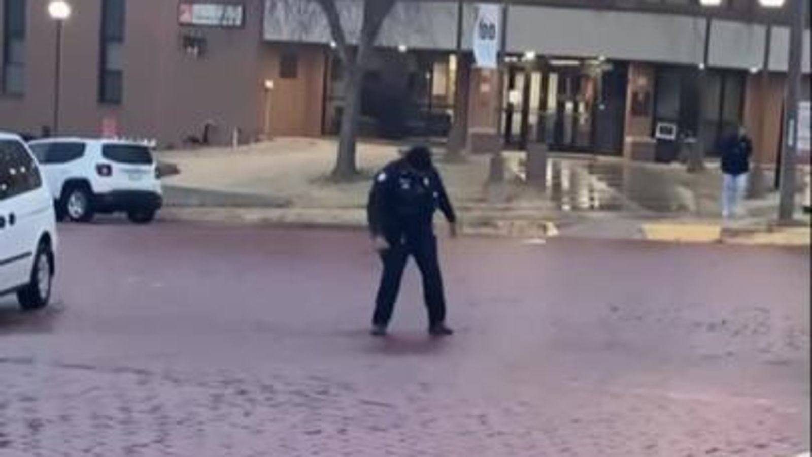 Cold weather: Officers in the US are struggling with freezing ...