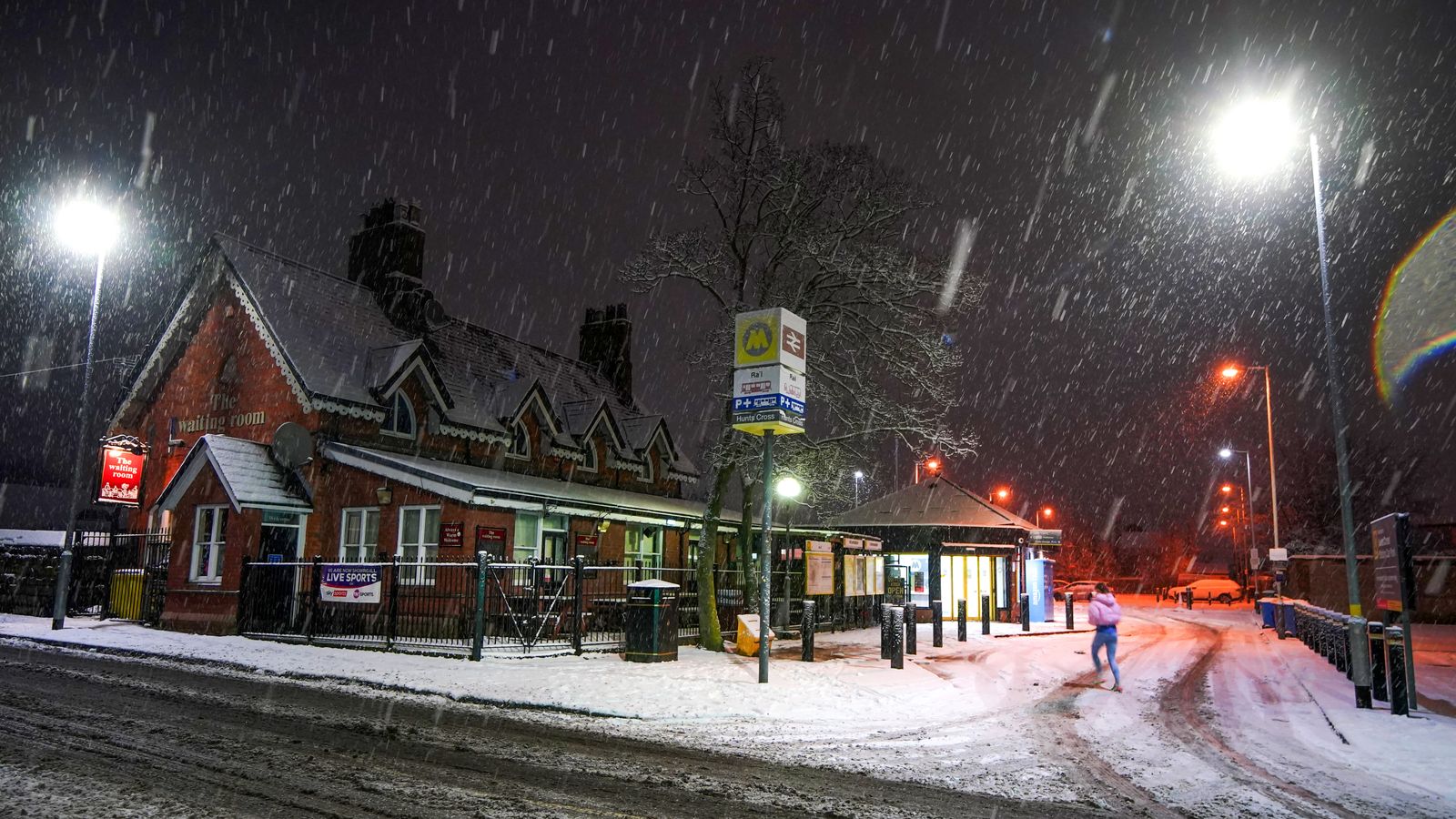 Weather in pictures: Snowy scenes across UK amid warnings of 'bitterly ...