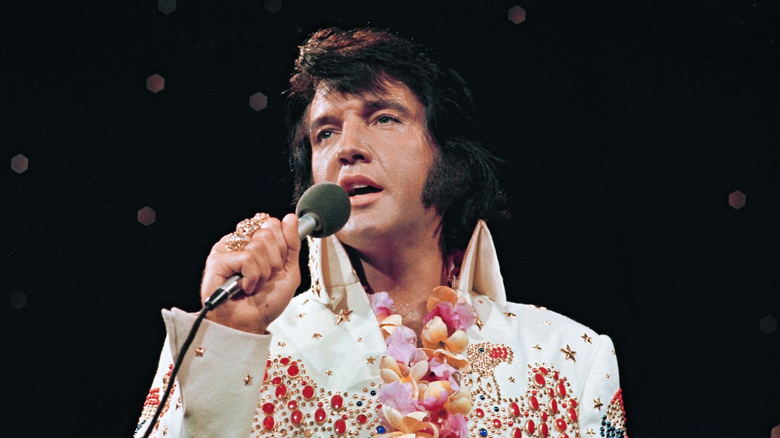 Artificial intelligence to bring Elvis Presley to London stage with ...