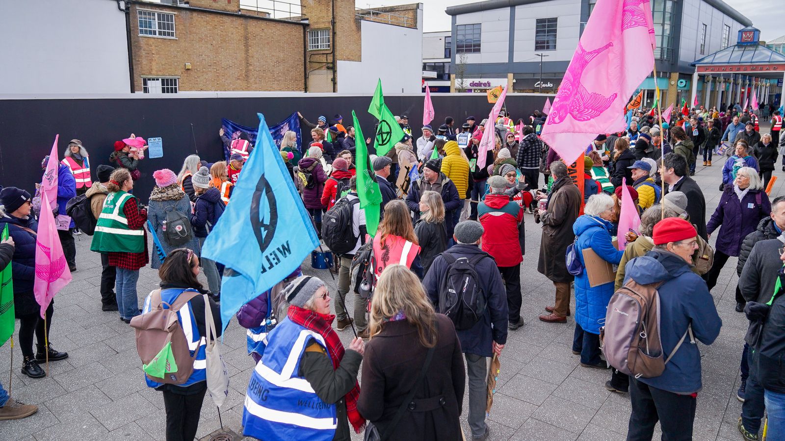 Greta Thunberg joins protest against Farnborough Airport expansion ...