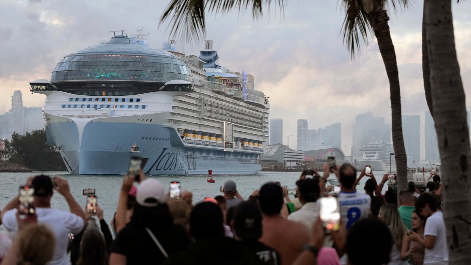 Icon of the Seas: World's largest cruise ship sets sail | US News | Sky ...
