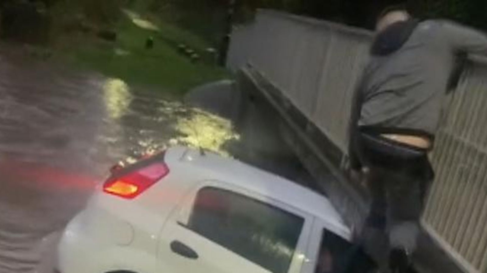 Storm Henk: Hero couple rescue three-year-old girl and mother from car ...