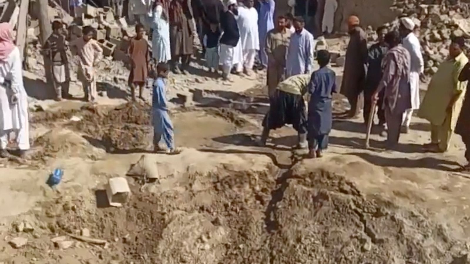 Iran-Pakistan: At least nine dead as Pakistan uses 'killer drones and ...