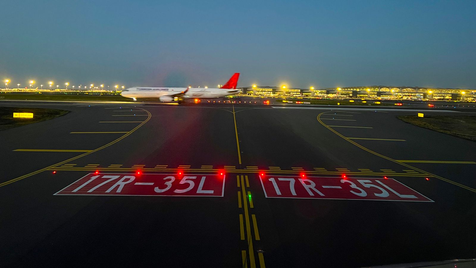 Japan plane crash: Runway warning lights were 'unserviceable' at time ...