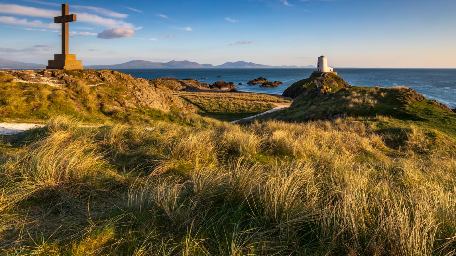 St Dwynwen's Day: What is the 'Welsh Valentine's Day' and how is it ...