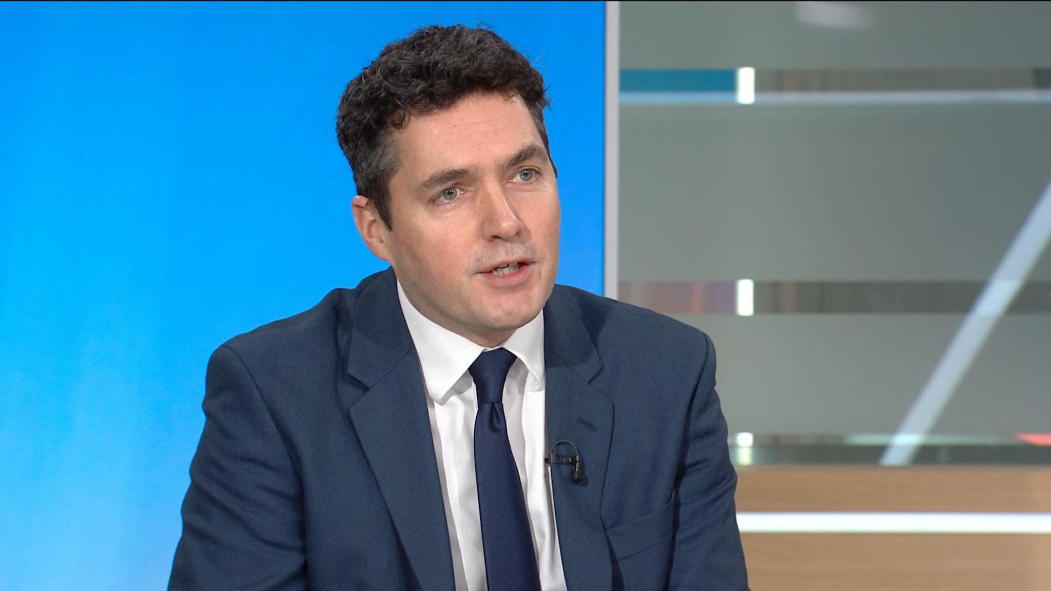 Huw Merriman accuses Art Attack presenter of BBC 'bias' in apparent ...