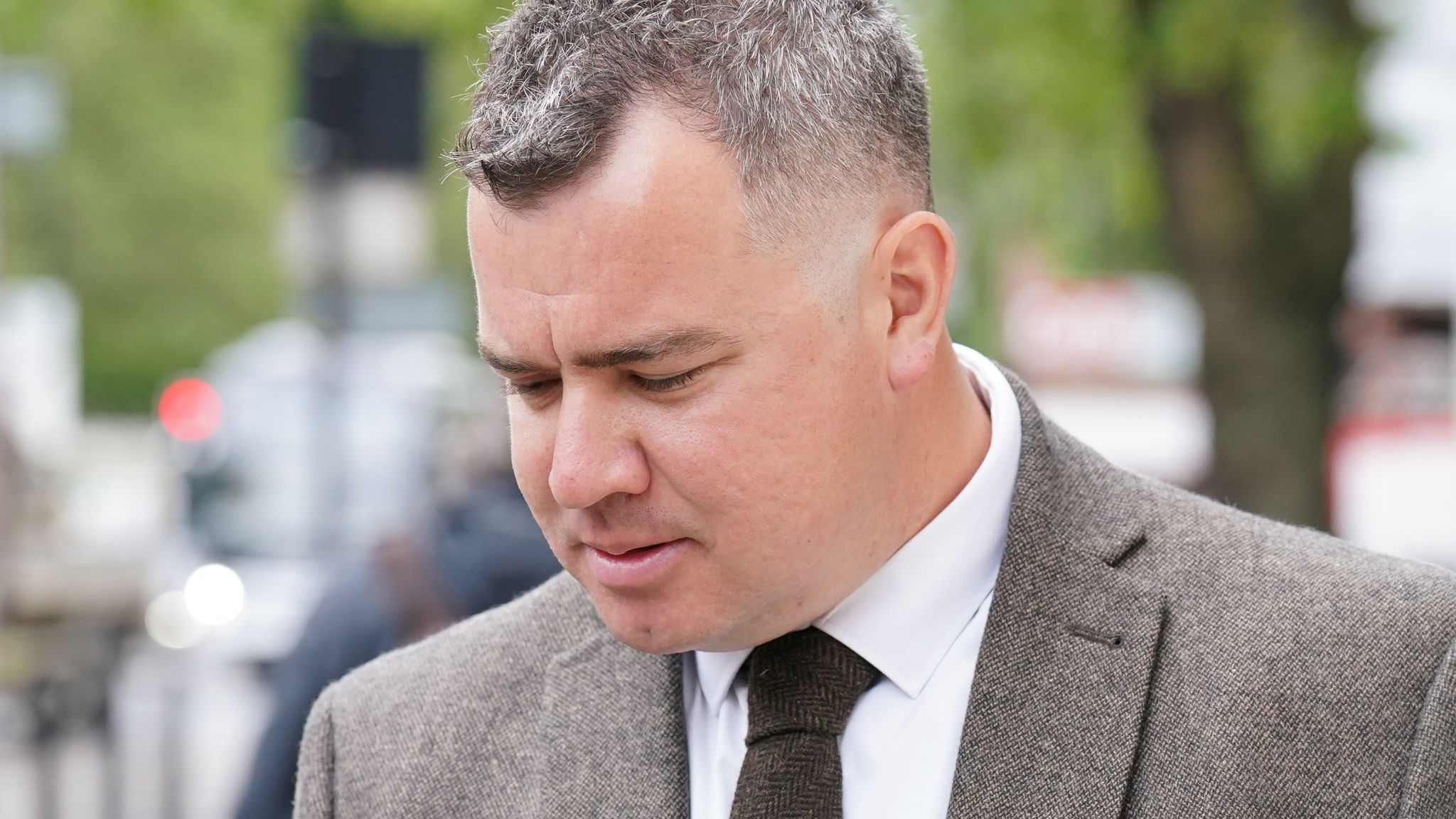 Metropolitan Police officer guilty of assault after punching shopkeeper ...