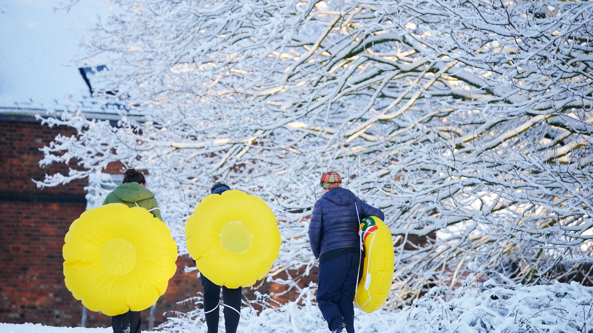 Weather in pictures: Snowy scenes across UK amid warnings of 'bitterly ...