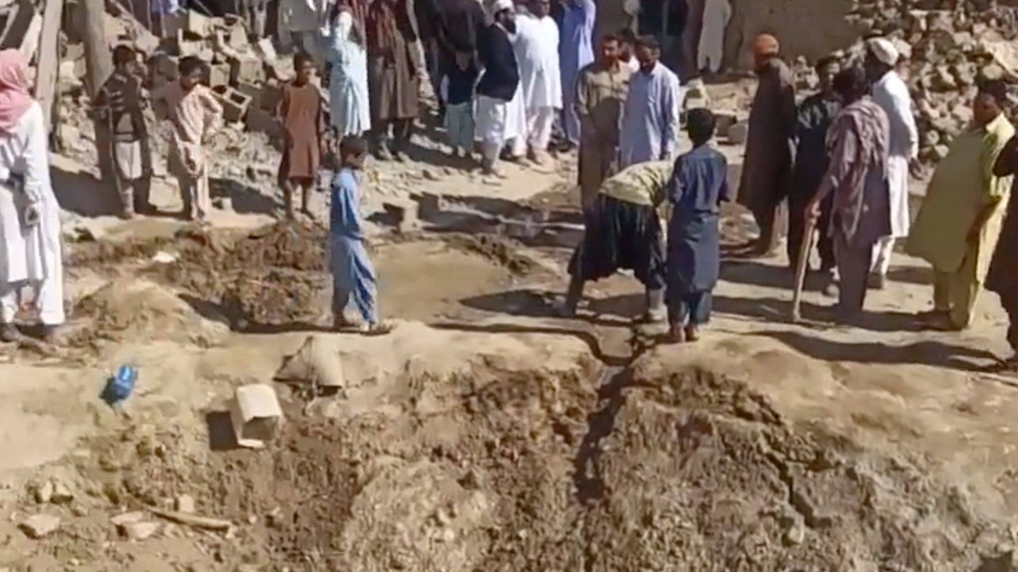 Iran-Pakistan: At least nine dead as Pakistan uses 'killer drones and ...