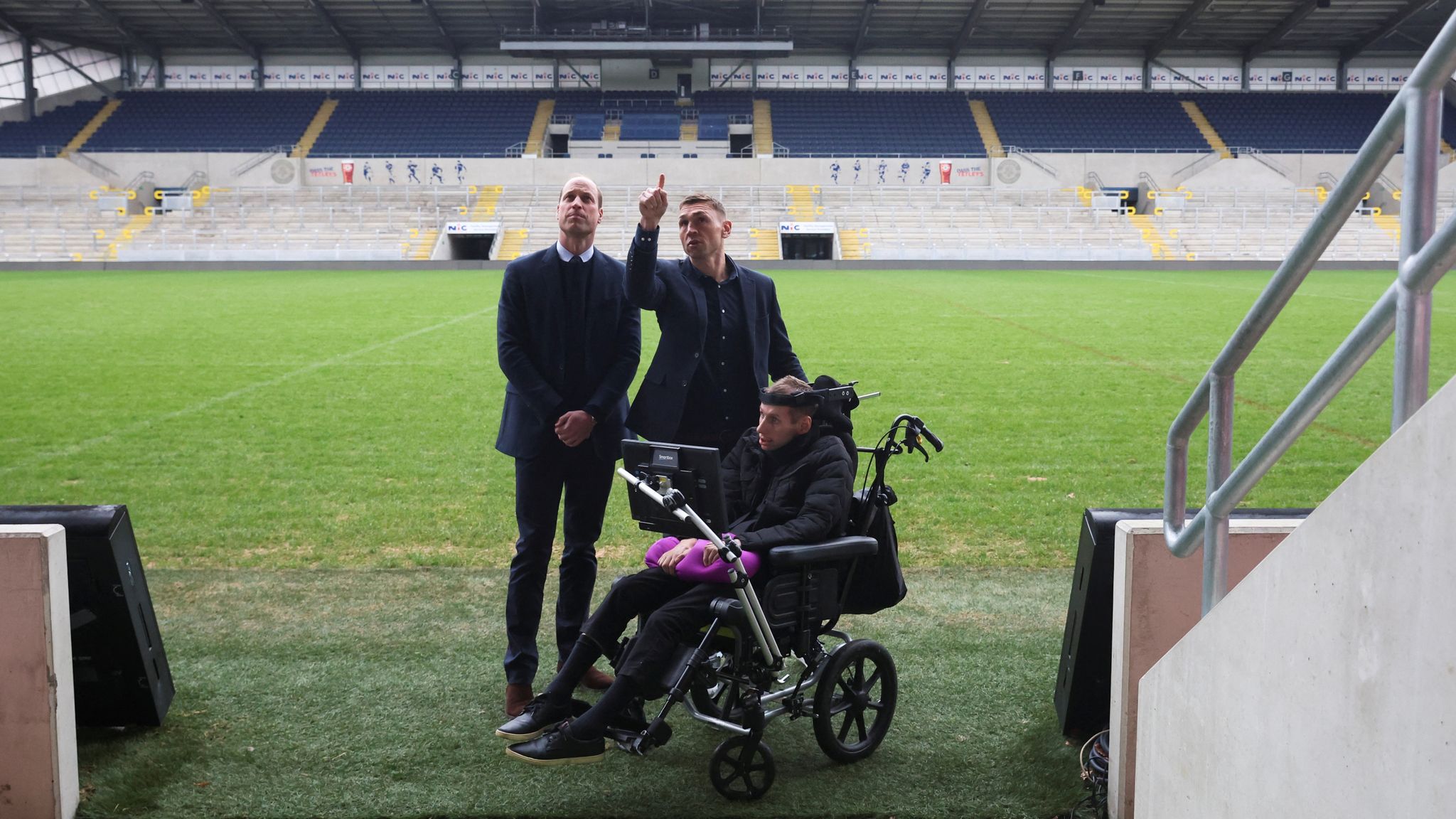 Prince of Wales surprises Rob Burrow and Kevin Sinfield by awarding ...