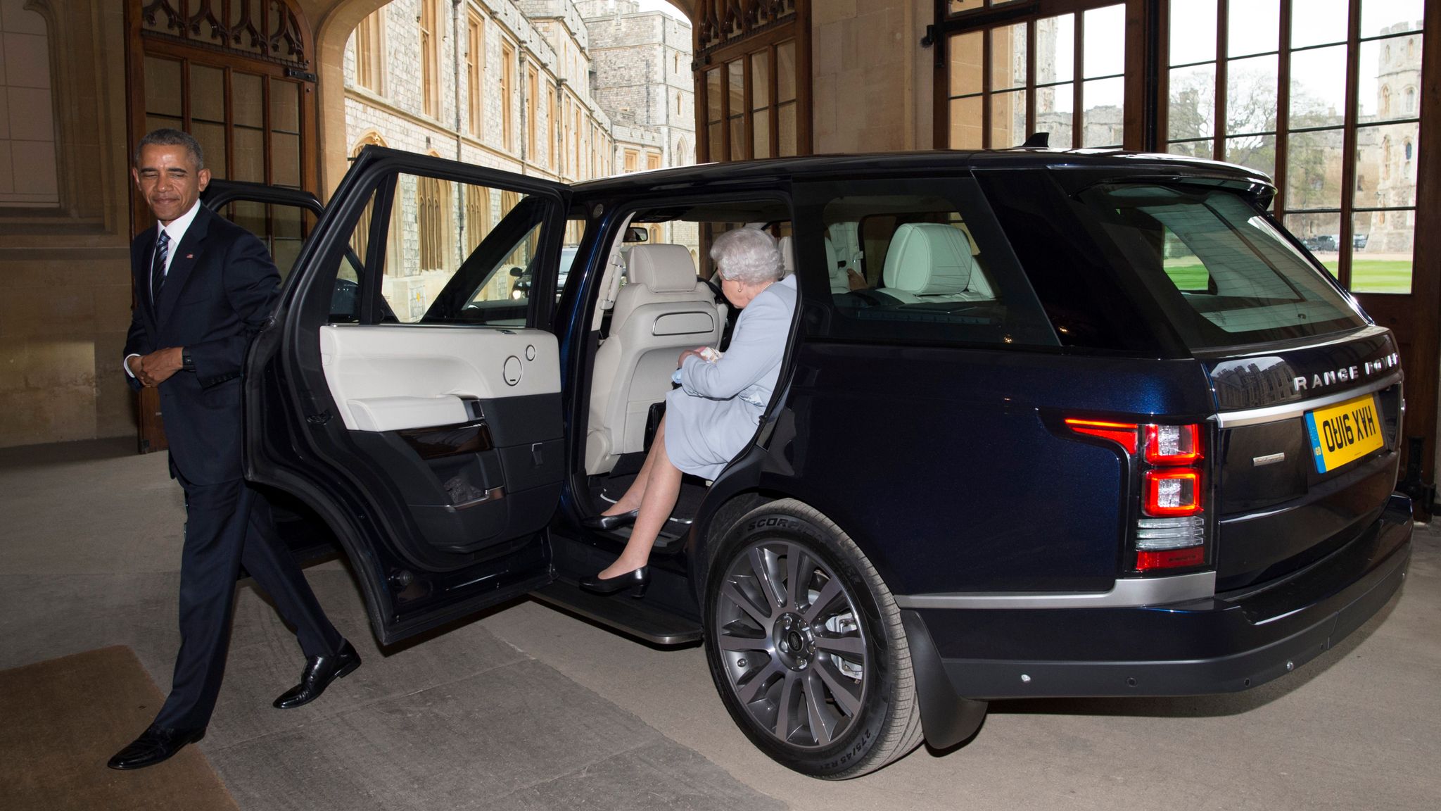 Queen Elizabeth II's Range Rover - complete with royal tweaks - up for ...