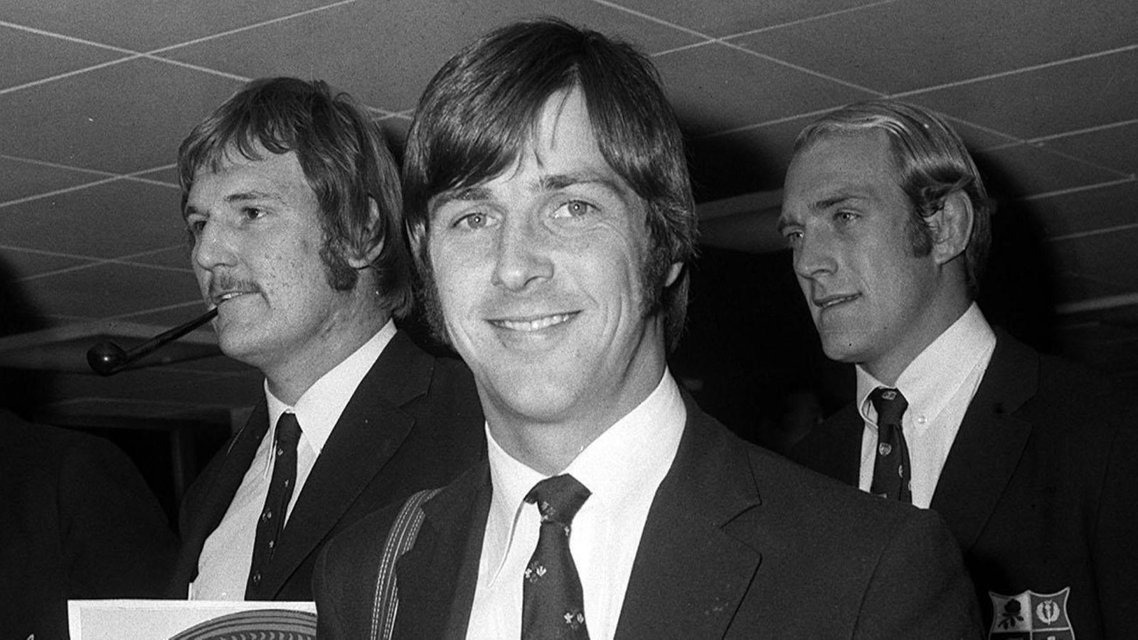 Former Wales rugby legend Barry John has died | News UK Video News ...