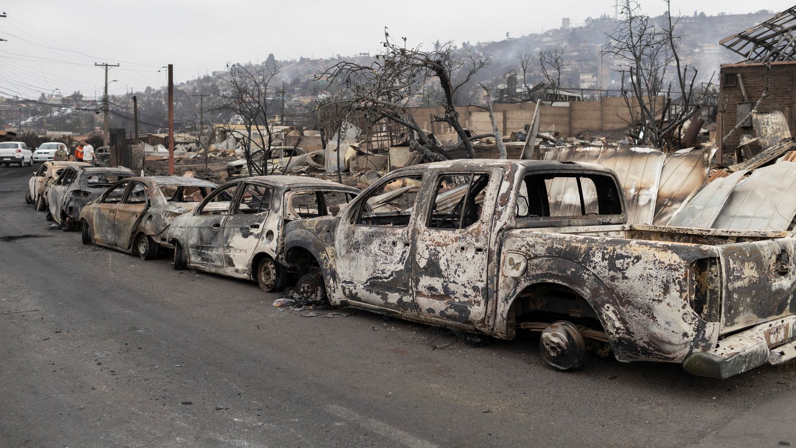 Chile: Curfews extended as devastating wildfires kill more than 100 ...