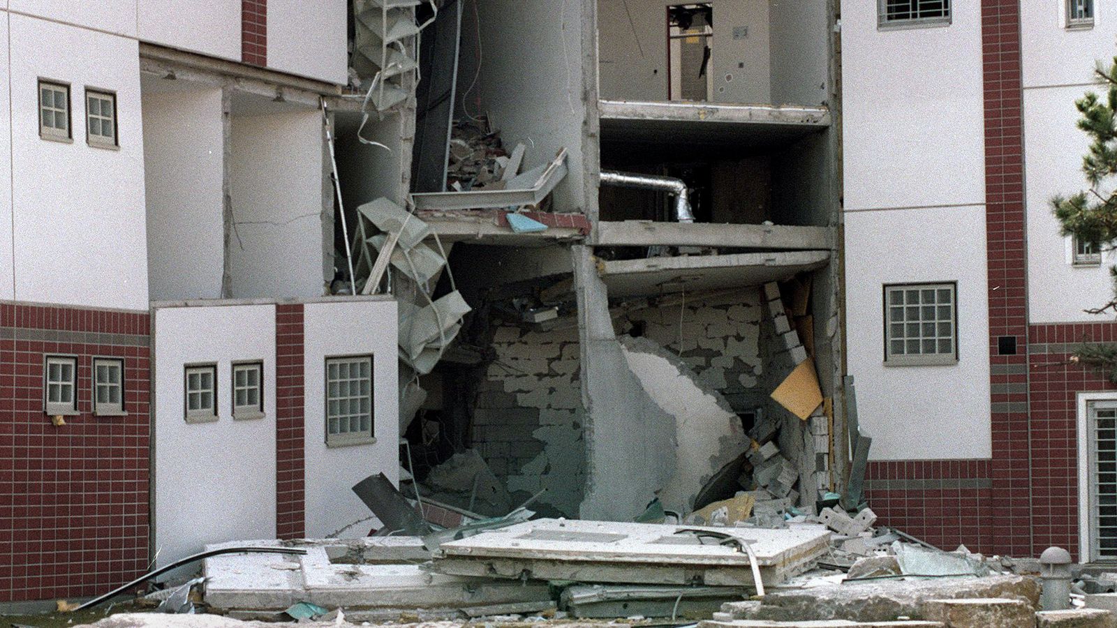 Police fail in search for two Red Army Faction fugitives | World News ...